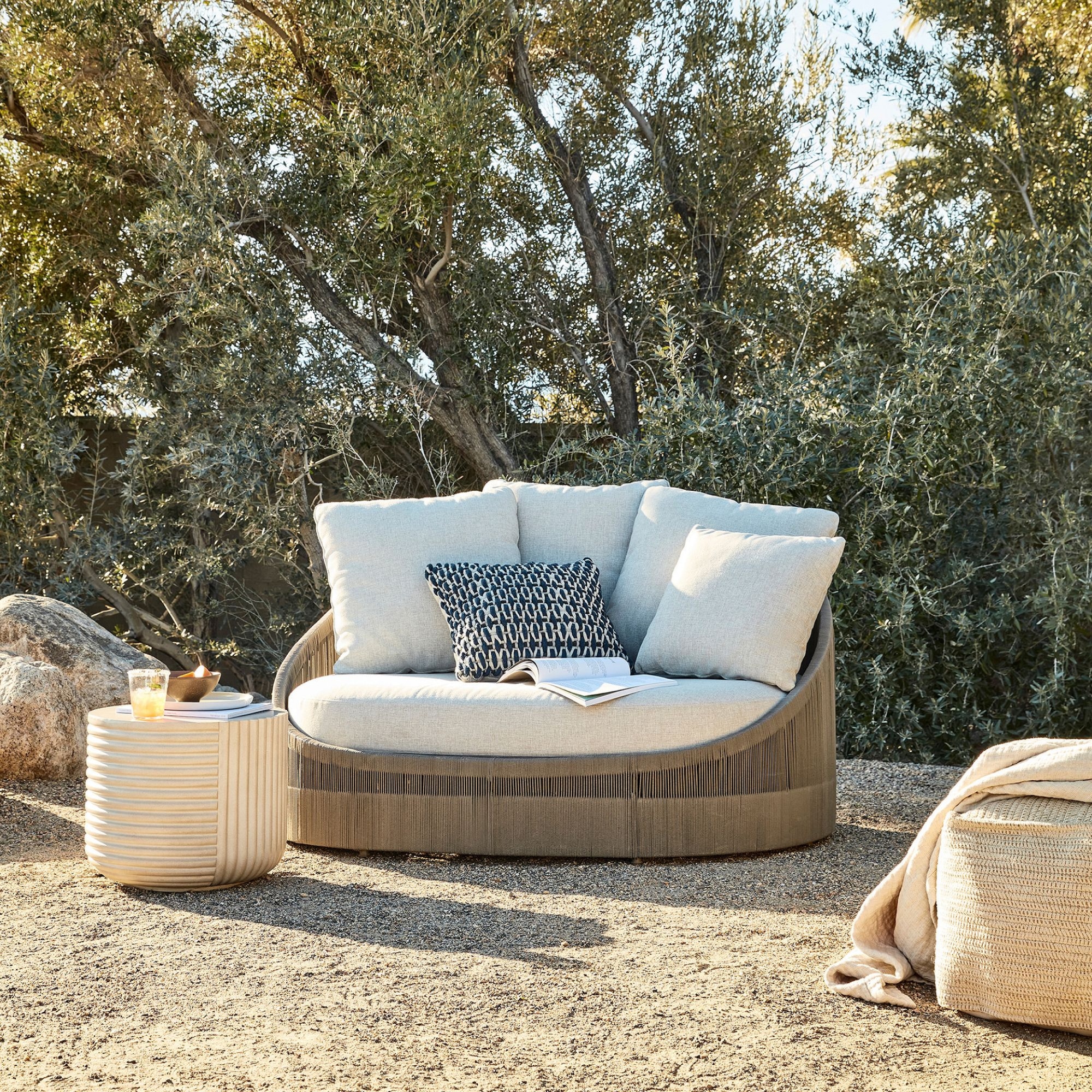 Round lounge chair outdoor store